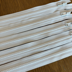 新入荷！1セットのみ！『軽くて使いやすい♪ビスロンファスナー 20cm YKK』～クリーム 計5本セット～ その他素材 Blanc de Roi 通販 19635385｜Creema(クリーマ)