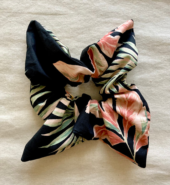 Loco girl トロピカル柄スクエアシュシュ シュシュ Gracias beach store 通販 19636937｜Creema(クリーマ)