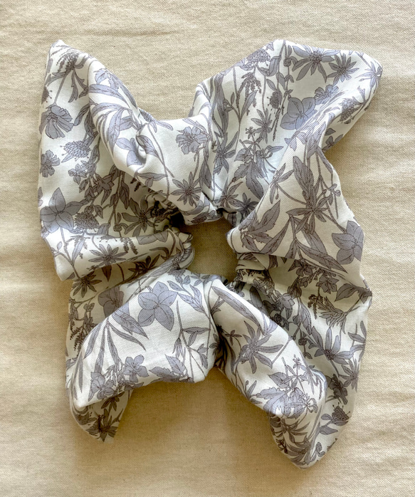 Loco girl ビッグスクエアシュシュ シュシュ Gracias beach store 通販 19636955｜Creema(クリーマ)