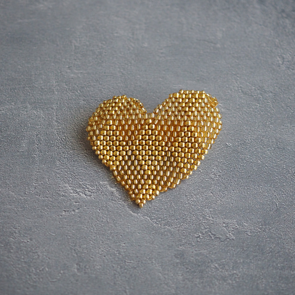 ダイヤモンドチェックハート2のビーズブローチ（ゴールド）【受注】 ブローチ Beadspan 通販 19644674｜Creema(クリーマ)