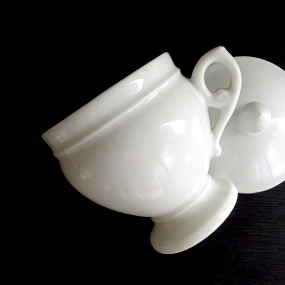 パリ窯 白磁 フランス ポアクレム クリームポット 民藝 工藝 骨董 器 アンティーク 19世紀 ボタン フランス 道具と手藝 通販 19650291｜Creema(クリーマ)