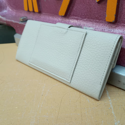 ＊ベルト裏にもポケット付き！軽量·スリムな長財布＊牛革 [アイボリー] 長財布 中川守和匠店 通販 19737293｜Creema(クリーマ)