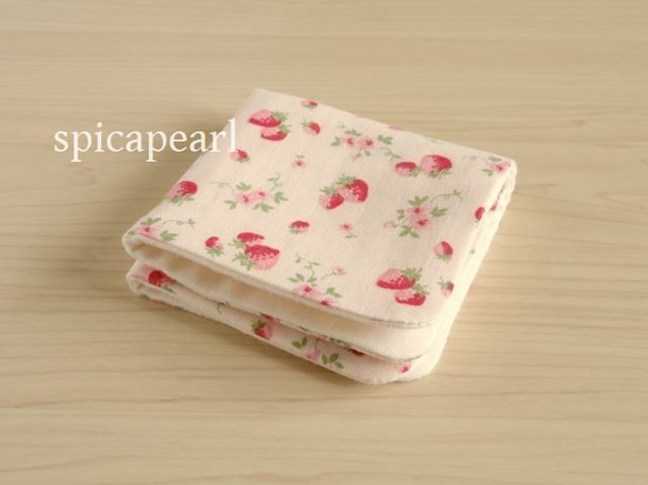 【9月SALE中】＊送料無料＊YUWA＊6重ガーゼハンカチ＊ストロベリー・レッド＊ ハンカチ・手ぬぐい spicapearl 通販 19835415｜Creema(クリーマ)
