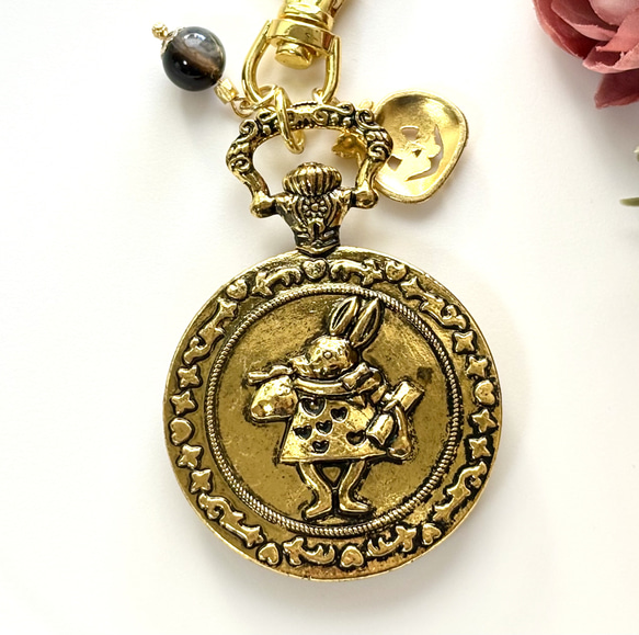 レジン ハロウィンの夜☾⋆ 魔法の箒に乗った猫ᓚᘏᗢ キーホルダー Angel*Cats 通販 19875791｜Creema(クリーマ)