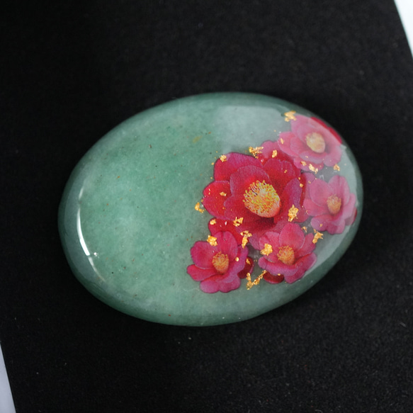 Creema限定お正月2026 天然石グリーンアベンチュリンと椿、金箔の帯留め ポニーフック ブローチ 24k 帯留め Sumire 通販 19886936｜Creema(クリーマ)