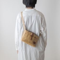 巾着帆布サコッシュ／フロントポケットがカーブver【ベージュ】 ショルダーバッグ satoka 通販 19893771｜Creema(クリーマ)