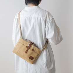巾着帆布サコッシュ／フロントポケットがカーブver【ベージュ】 ショルダーバッグ satoka 通販 19893771｜Creema(クリーマ)