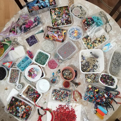 トルコ伝統工芸 oya刺繍 ブローチ 「あなたを誘惑する妖艶のワルツ」 ブローチ43 ブローチ 地中海のコッバ 通販 19900792 ...