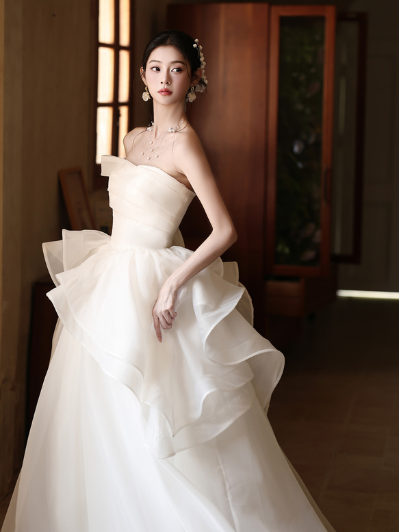 豪華 白 オフショルダー ウェディングドレス パーティー 韓国風 上品 結婚式 花嫁 演奏会 前撮り 披露宴 A7015 ドレス ...