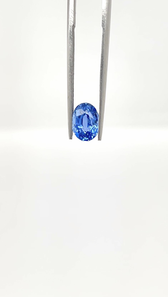 上質な輝きを纏う青 – 1.68ct 天然ブルーサファイア 天然石 Mary 通販 20032367｜Creema(クリーマ)