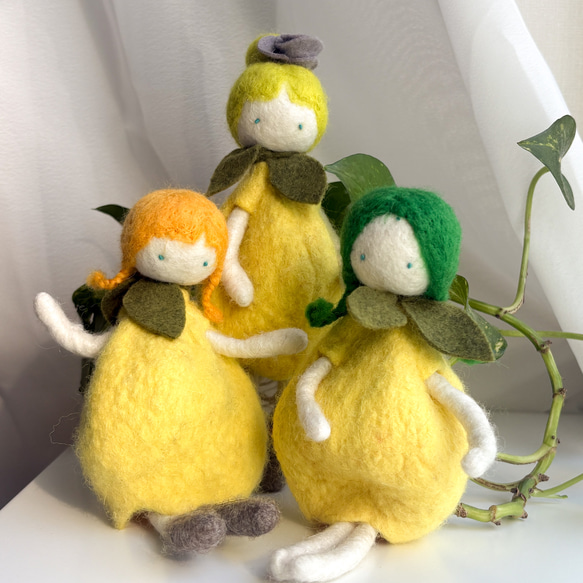 フェルトドールチャーム バッグチャームドール キーホルダードール レモンガール団子ヘア バッグチャーム Luugar ／ルーガル 通販 20034233｜Creema(クリーマ)