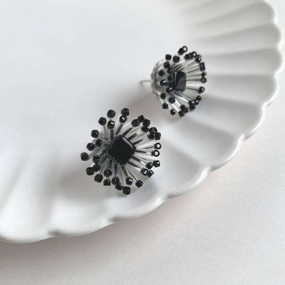 emit -silver-《ピアス･イヤリング》 ビーズアクセ ひとめぼれ新作2026 ピアス（スタッド・一粒） URIE 通販 ...