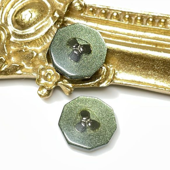 1個 15mm 多角形 × グリーン ボタン / ヴィンテージボタン ビンテージ パーツ 花 ゴージャス アクリル 緑 ボタン DREAM ...