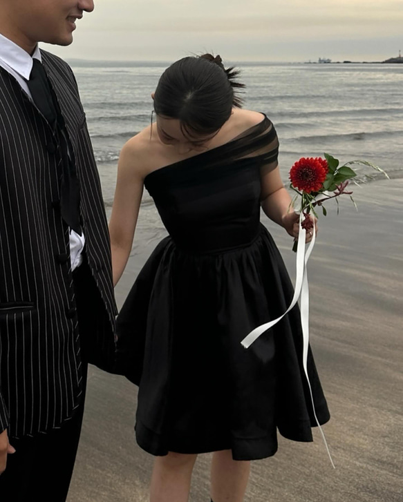 高級感 黒白 オフショルダー ショート丈 パーティードレス シンプル 結婚式 成人式 演奏会 誕生日 前撮り HL993 ドレス ...