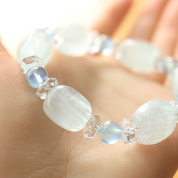 …☆プレミアムブレス☆希少なペールブルーカラー☆フローライト（タンブル）：約15×12ミリ＆アクアマリン：7ミリ☆… ブレスレット 七色の小鳥 ...