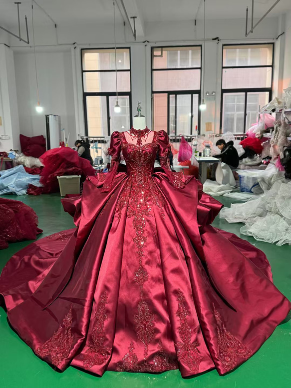 上質ワインレッド ラッフルスカート光沢サテン バックリボン 編み上げ