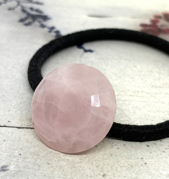 1406. 天然石 立体 ローズクォーツ ヘアゴム ヘアゴム puna 通販 20286665｜Creema(クリーマ)