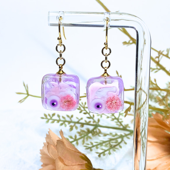 ピンクのマーブル瞳ピアス ピアス（フック・チェーン） nyamu工房 通販 20317465｜Creema(クリーマ)