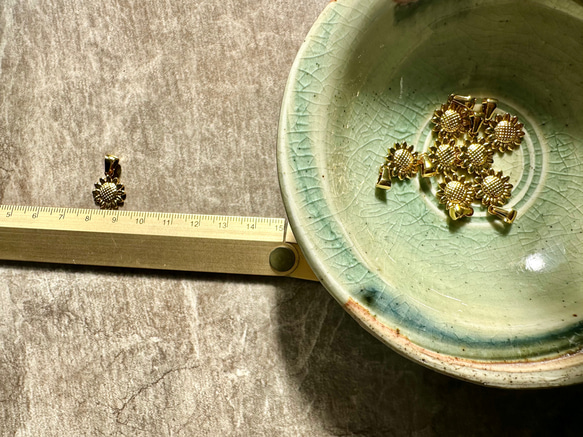 【2個】304サージカルステンレス ひまわりチャーム お花チャーム チャーム Sajishu 通販 20402395｜Creema(クリーマ ...