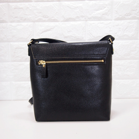 ★ハンドメイド★日本製★本革★カブセ・斜め掛けショルダーバッグ・縦型★クロ色★片手で開閉★ ショルダーバッグ クリスタル ブランド 通販 ...