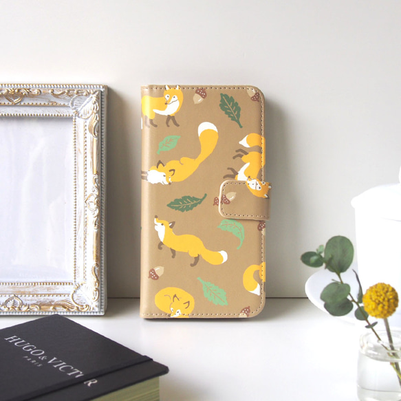 きつねの冬じたくの手帳型スマホケース #iPhone16対応 スマホケース・カバー wach works 通販 7807625｜Creema ...