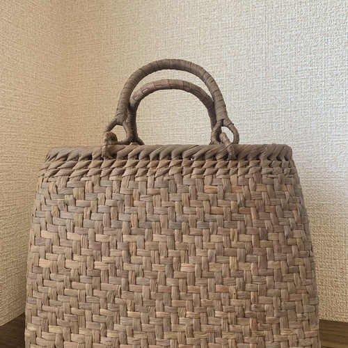 国産山葡萄 山葡萄かごバッグ 手作り 籠バッグ 網代編み 内布 国産山葡萄 山葡萄かごバッグ 手作り 籠バッグ 網代編み 内布