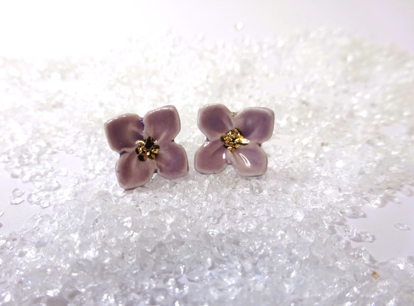 小さな花のpieace ／earring(ラベンダー） ピアス（スタッド・一粒） irodori 通販 8345482｜Creema(クリーマ)