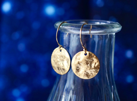 満月のようなコインの14kgfピアス コインピアス 金属アレルギー対応 メンズ ゴールド サージカルステンレス 冬 ピアス（フープ） Saya ...