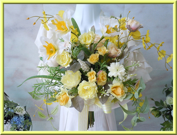 特価 イエローカラーのクラッチブーケ＊シャワーブーケ 黄色 ナチュラルウエディングブーケ ガーデンウエディング 前撮り ブーケ Blue ...