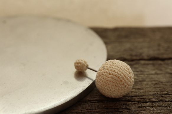 【Dots】大粒小粒 編玉のバックキャッチピアス [片耳用] [綿] [φ5+φ14] ピアス（その他） i t o : n e 通販 ...