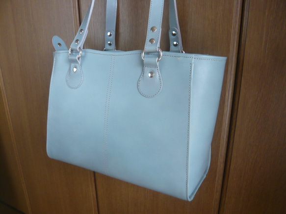 落ち着いたグレイシュブルーのトート トートバッグ アメジスト 通販 2563333｜Creema(クリーマ)