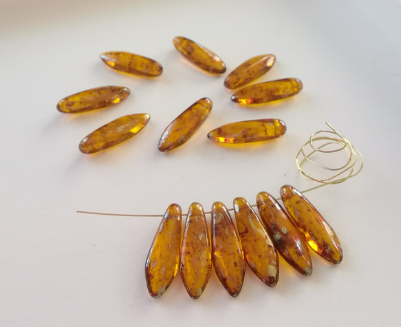 勇気の剣 チェコグラス クリアトパーズピカソ 10個 ビーズ jsmaria 通販 7023628｜Creema(クリーマ)