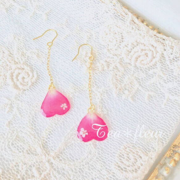 受注制作＊ハートの花びらピアス＊ ピアス（フック・チェーン） さゆ＊ 通販 3333117｜Creema(クリーマ)