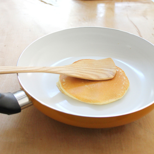 ＜左利き用＞ホワイトアッシュのターナー（木べら） へら・フライ返し・ターナー Frey design 通販 2306095｜Creema(クリーマ)