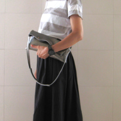 サコッシュ クロームグレイ 本革製 サコッシュバッグ サコッシュ yucchino 通販 7120402｜Creema(クリーマ)