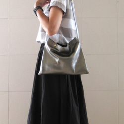 サコッシュ クロームグレイ 本革製 サコッシュバッグ サコッシュ yucchino 通販 7120402｜Creema(クリーマ)