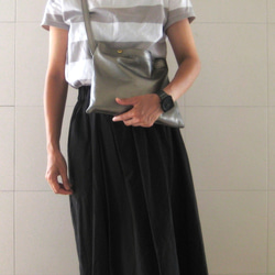 サコッシュ クロームグレイ 本革製 サコッシュバッグ サコッシュ yucchino 通販 7120402｜Creema(クリーマ)