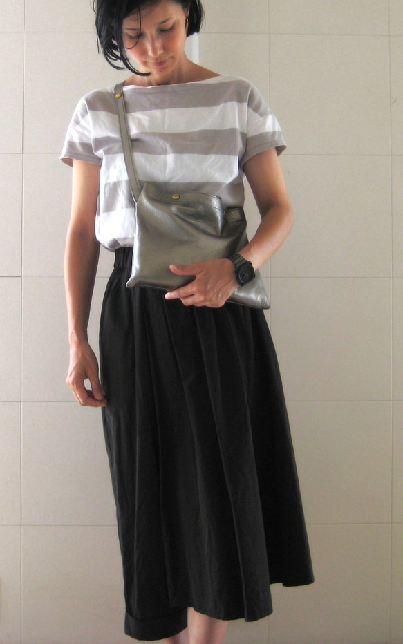 サコッシュ クロームグレイ 本革製 サコッシュバッグ サコッシュ yucchino 通販 7120402｜Creema(クリーマ)