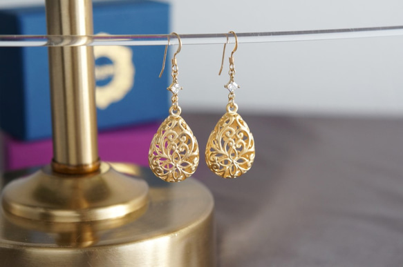 【14KGF】Earrings,Matt Gold Floral Teardrop Filigree ピアス（フック・チェーン） Ostara 通販 685396｜Creema(クリーマ)