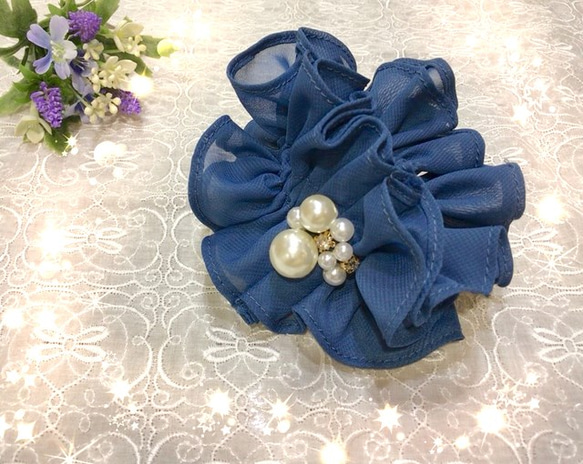 きらきらビジュー のシフォン シュシュ♪（ネイビー) シュシュ KanNagi 通販｜Creema(クリーマ) 5669935