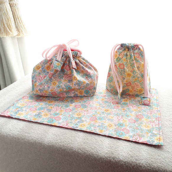 リボンと花柄のお弁当入れ3点セット 弁当袋 KINUCA 通販｜Creema(クリーマ) 11549017