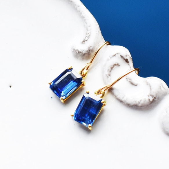 【限定数のみ】希少！グランブルー 宝石用ルース カイヤナイト 爪留め サージカルステンレスピアス ピアス（フック・チェーン） Silvia ...