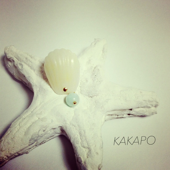 White shell single pierce (NO.443) ピアス（スタッド・一粒） KAKAPO 通販 125443｜Creema ...
