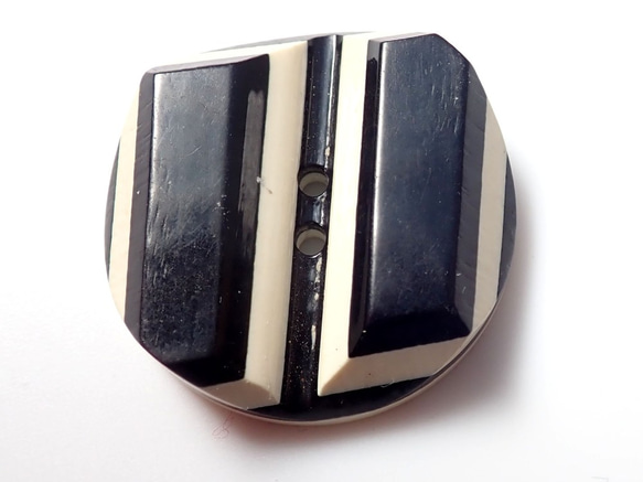 ヴィンテージのプラスティックボタン 白黒 ボタン ks-factory 通販 5418424｜Creema(クリーマ)