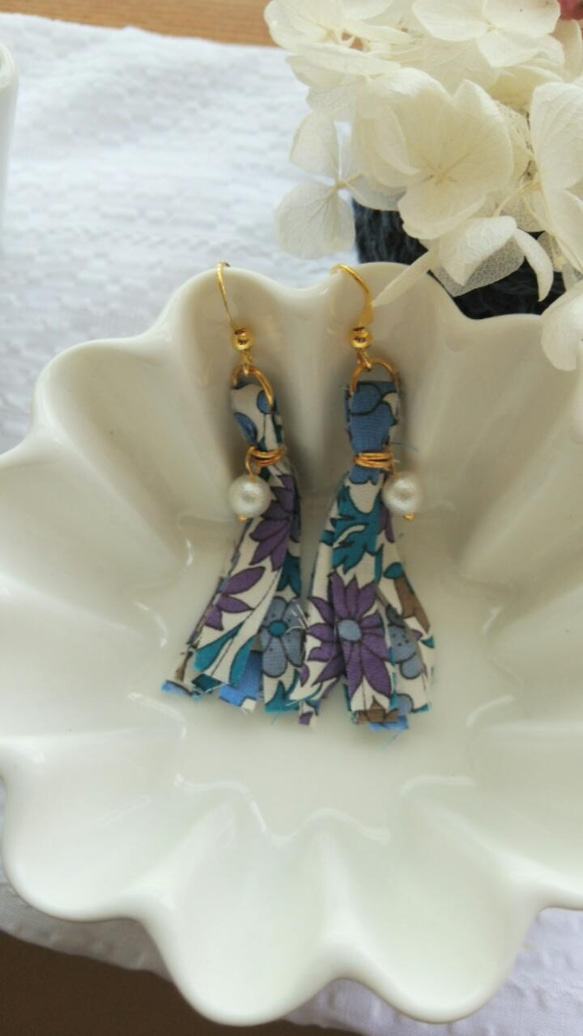 リバティのタッセルピアス* ピアス（フック・チェーン） Ma* 通販 2500317｜Creema(クリーマ)