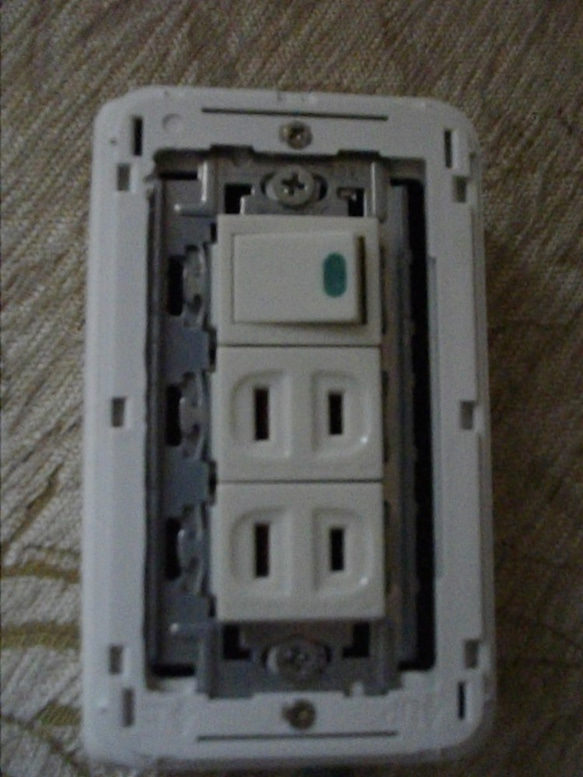 ON-OFFスイッチ付コンセント（壁取り付けタイプ） テレビ台・テレビボード hitorioyakata 通販 2872585｜Creema ...