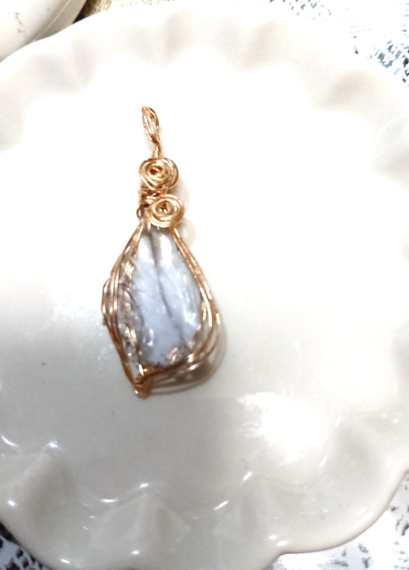 アンダラクリスタル～ラベンダー ネックレス・ペンダント まめ子crystal 通販｜Creema(クリーマ)