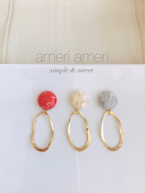 送料無料 マーブルカボションと波打つゴールドフープのイヤリング イヤリング・ノンホールピアス ameri ameri 通販 6415060｜Creema(クリーマ)