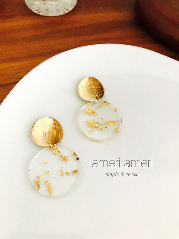 送料無料☆クリアプレートの金箔イヤリング イヤリング・ノンホールピアス ameri ameri 通販 7449627｜Creema(クリーマ)