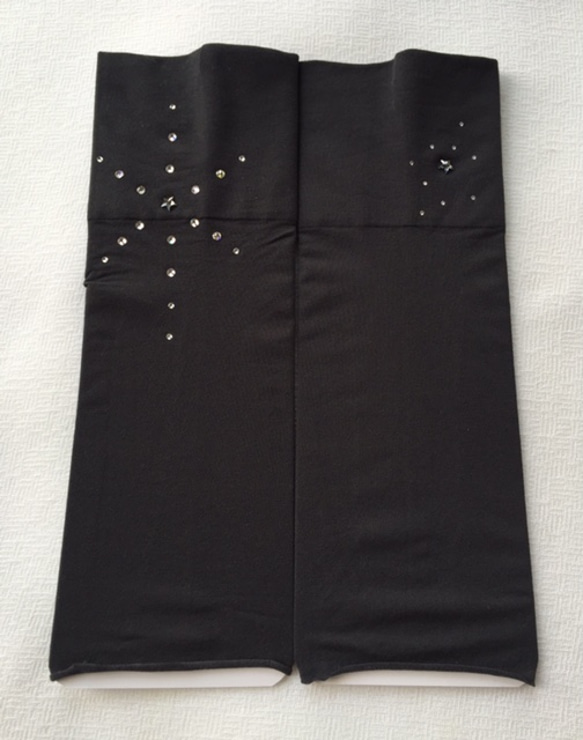 【UVカット95％以上！】クロススターショートアームカバー スワロフスキー付き 日本製 手袋・ミトン USUI AKIKO 通販｜Creema ...